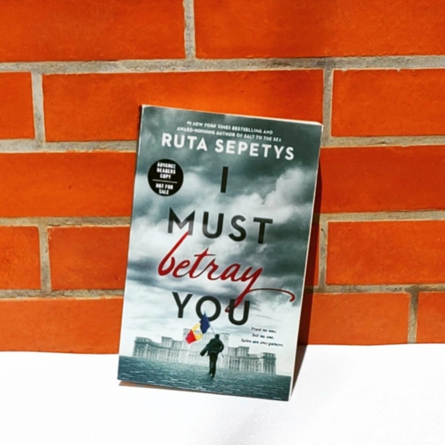 resenha i must betray you - Idris Brasil